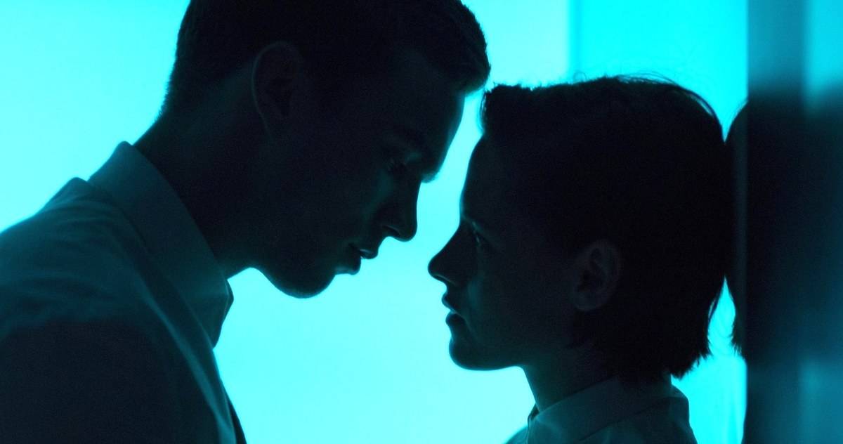 Equals Trailer Has Kristen Stewart & Nicholas Hoult Escaping the Future
