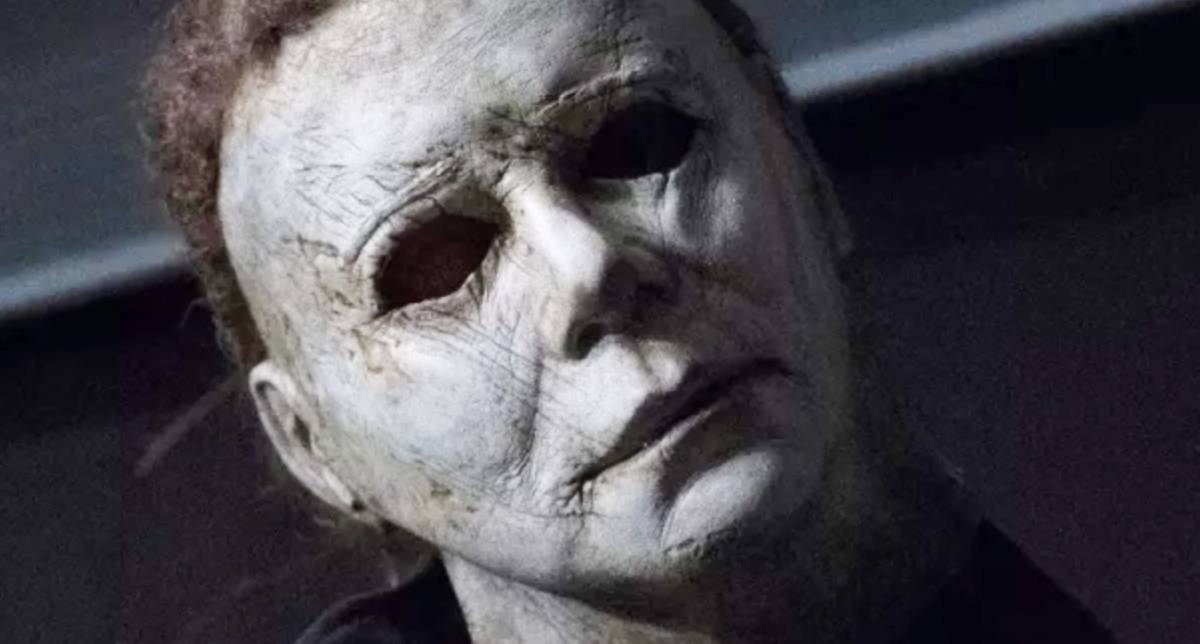 Michael Myers Stalks His Next Victim in Latest Look at Halloween Kills