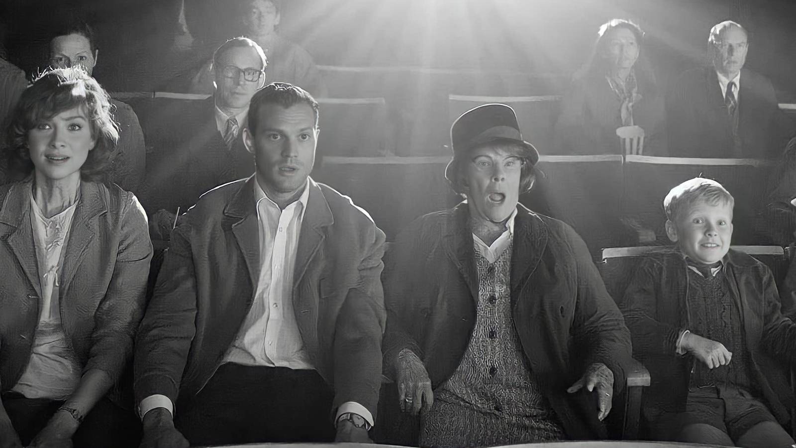 Belfast Review: Kenneth Branagh's Exquisitely Artistic Childhood ...