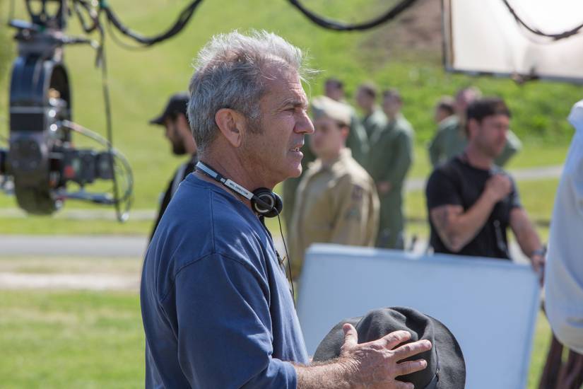 Mel Gibson's Hacksaw Ridge Trailer Takes Andrew Garfield to War